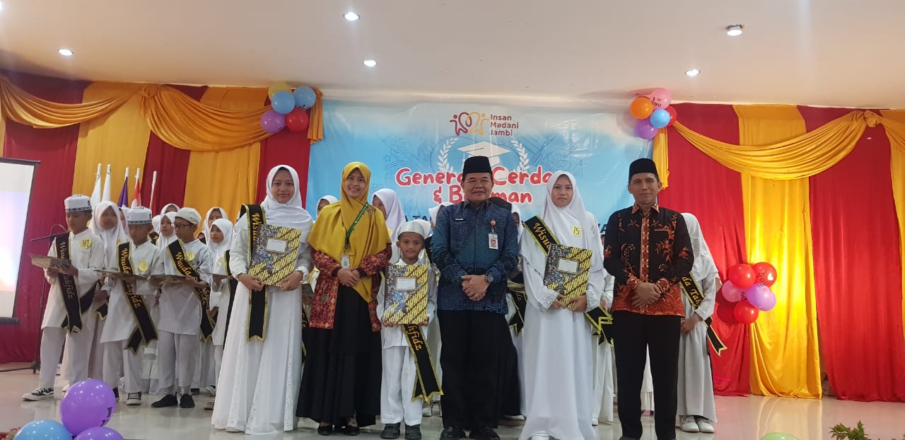 WISUDA TAHFIS ANAK RA, SD, SMP, SMA INSAN MADANI - LAZ Insan Madani Jambi