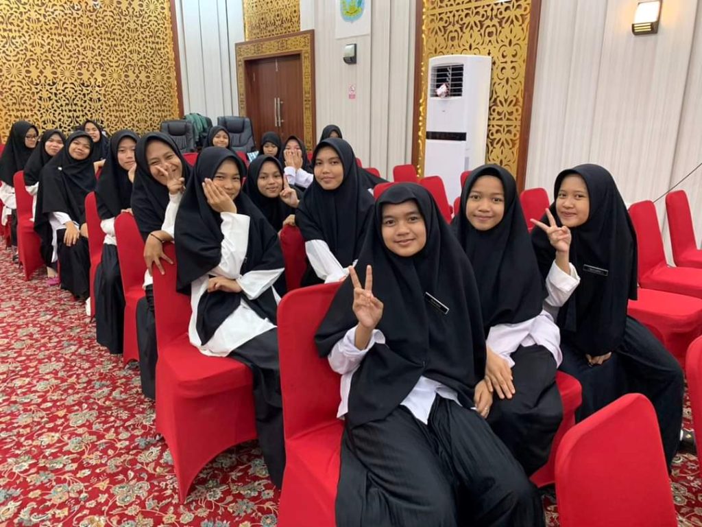 Calon Wisudawan Tahfidz SMA Insan Madani Jambi Gladi Persiapan untuk Acara Pelepasan Besok - LAZ ...